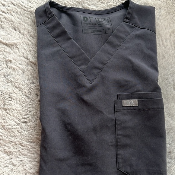 Figs | Other | Mens Scrubs Figs Xs Shirt And Small Axim Cargo Pants ...